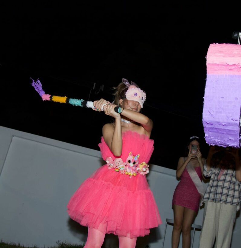 เซ็กซี่เวอร์! 'ยิปซี-ปาย' จัดปาร์ตี้สละโสด 'เนะ' ธีมชุดนอนไม่ได้นอน ...