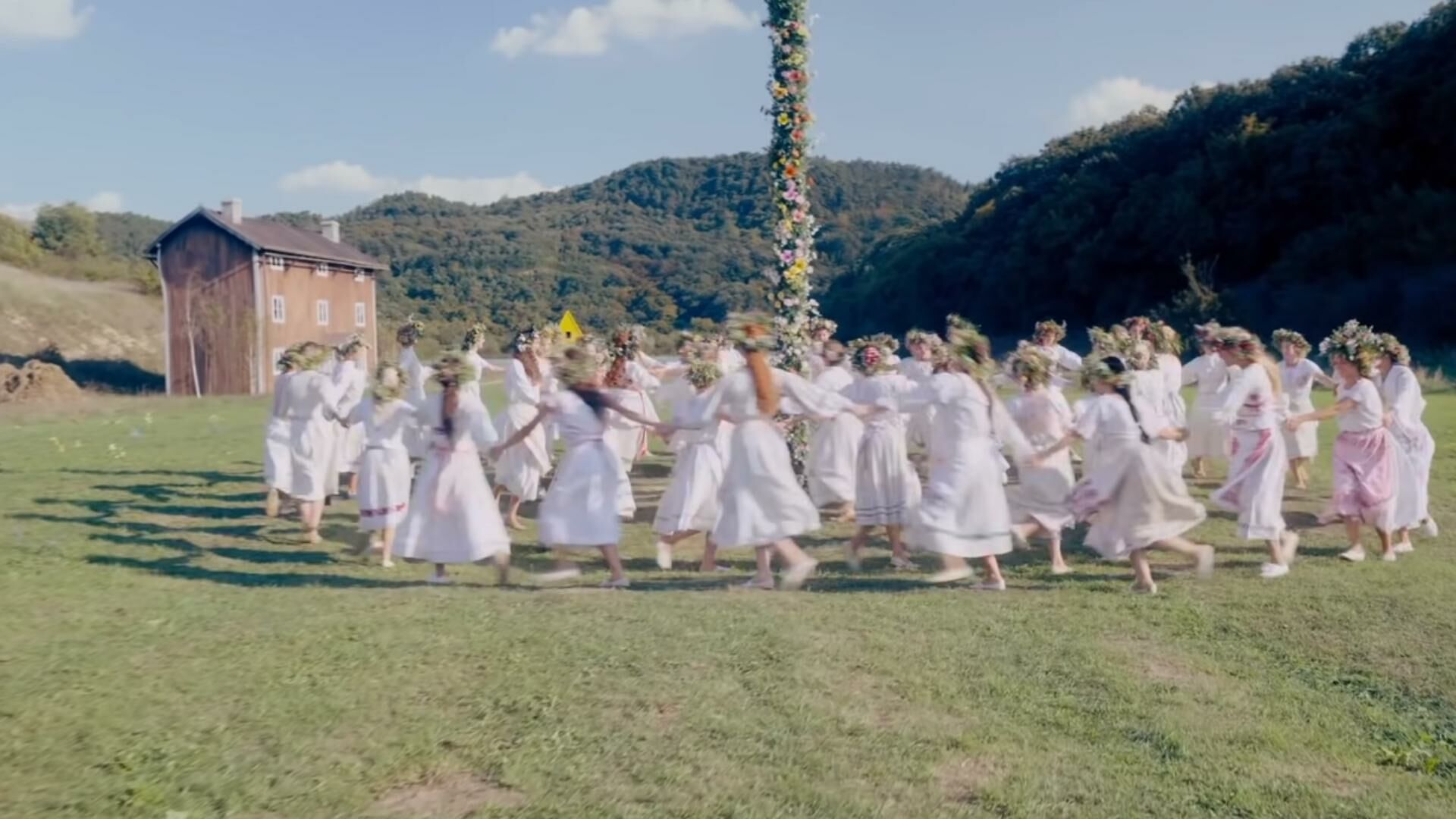 รีวิว Midsommar เบื้องหลังความสยอง ท่ามกลางทุ่งดอกไม้ | Thaiger ข่าวไทย