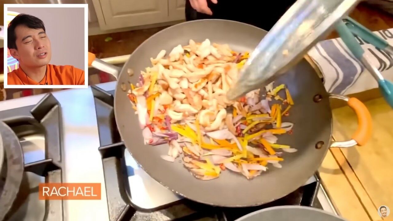 ลุงโรเจอร์ กำหมัดหลังเจอ "ผัดไทย" ฝีมือ เรเชล เรย์ ยูทูปเบอร์ชื่อดัง ...