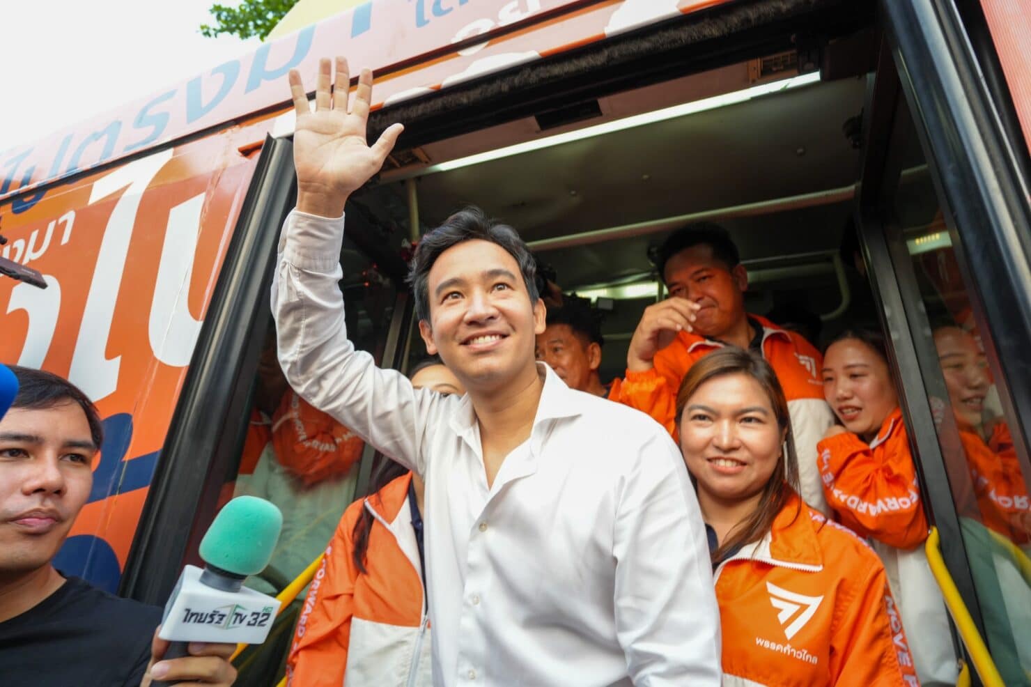 'พิธา' จับฉลากเบอร์พรรคลุยเลือกตั้ง 66 ก่อน 'พรรคก้าวไกล' ได้เบอร์ 31 | Thaiger ข่าวไทย