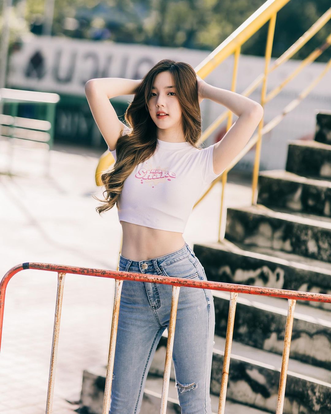 เปิดวาร์ป 'นีนี่ ชญาพัชร์' นางเอก mv เปิดตัวเขา - Three Man Down ...