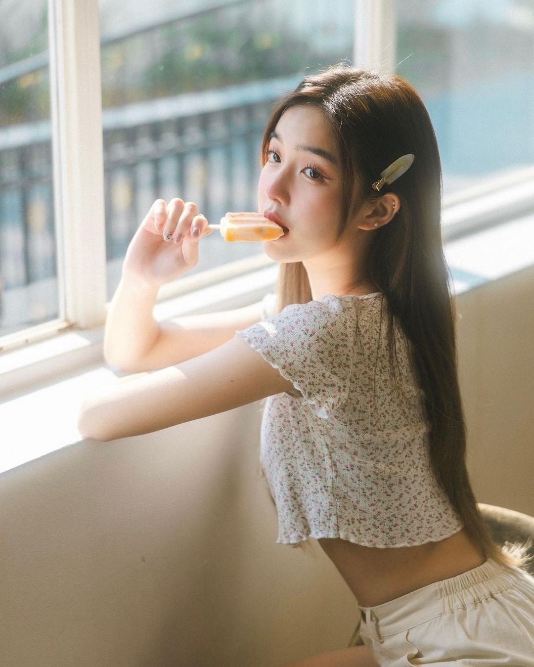 เปิดวาร์ป 'นีนี่ ชญาพัชร์' นางเอก mv เปิดตัวเขา - Three Man Down ...