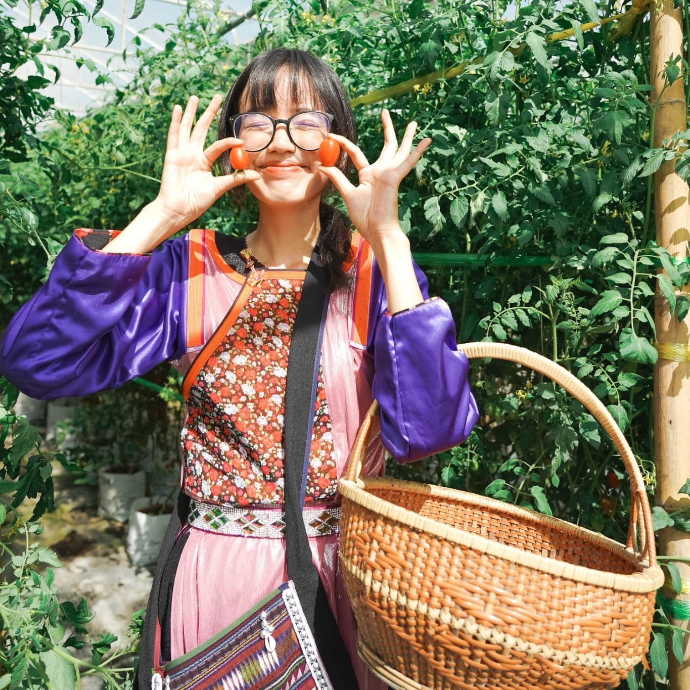 ประวัติ พลอย Pigkaploy ยูทูบเบอร์นักเที่ยวสายลุย น้องสาว พิม พิมประภา ...