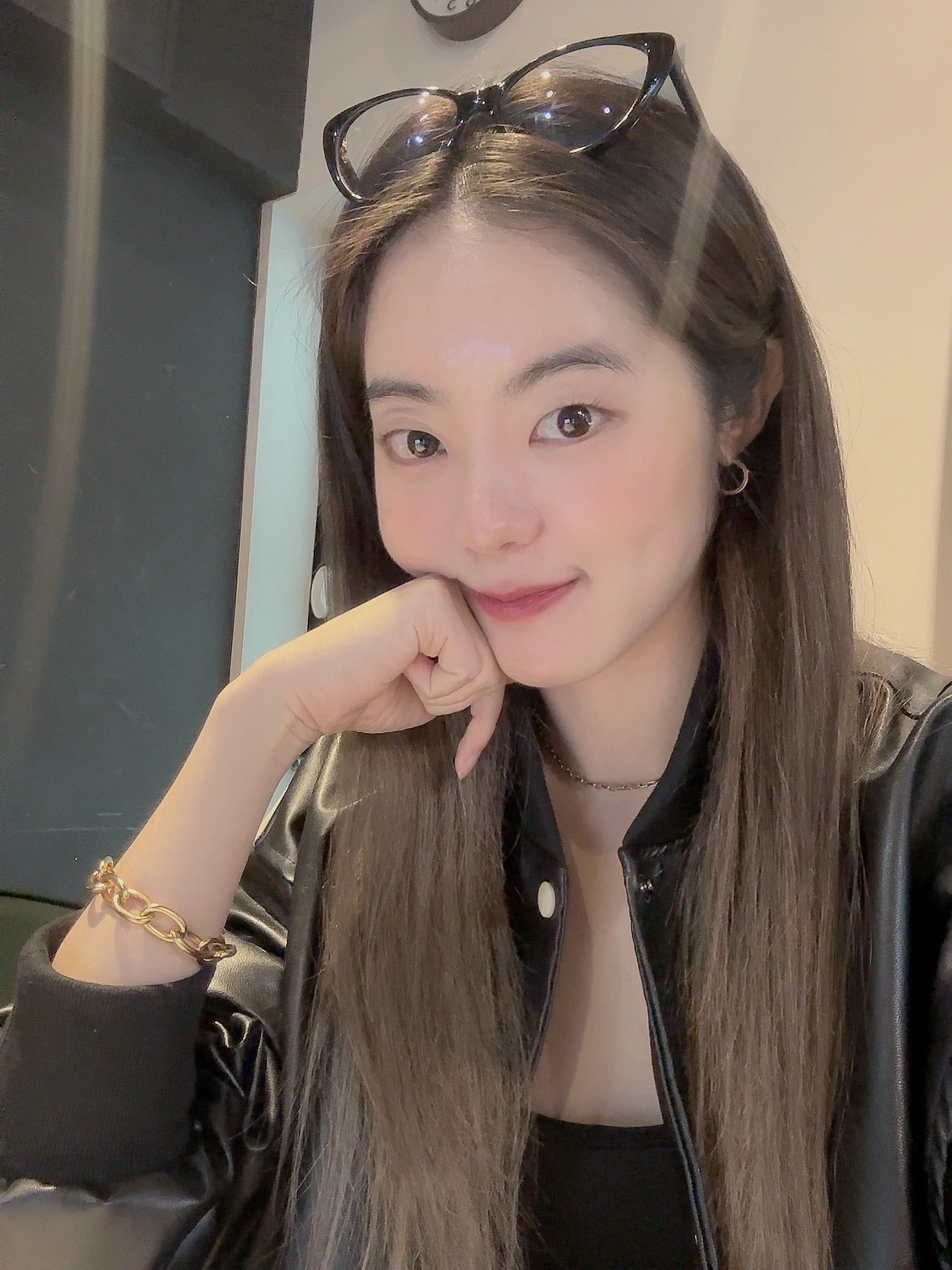 ตาวาว! 'ซอ ริน่า' เทพธิดาเพาะกาย เบนสายถ่ายแบบ 18+ ขาวเนียนทุกอณู ...