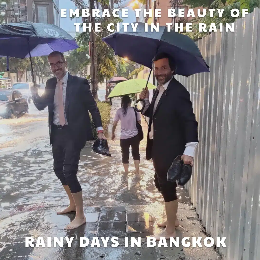 หนังชีวิต! "ท่านทูตสาธารณรัฐเช็ก" ถอดรองเท้า เดินลุยน้ำท่วม กทม. ไป ...