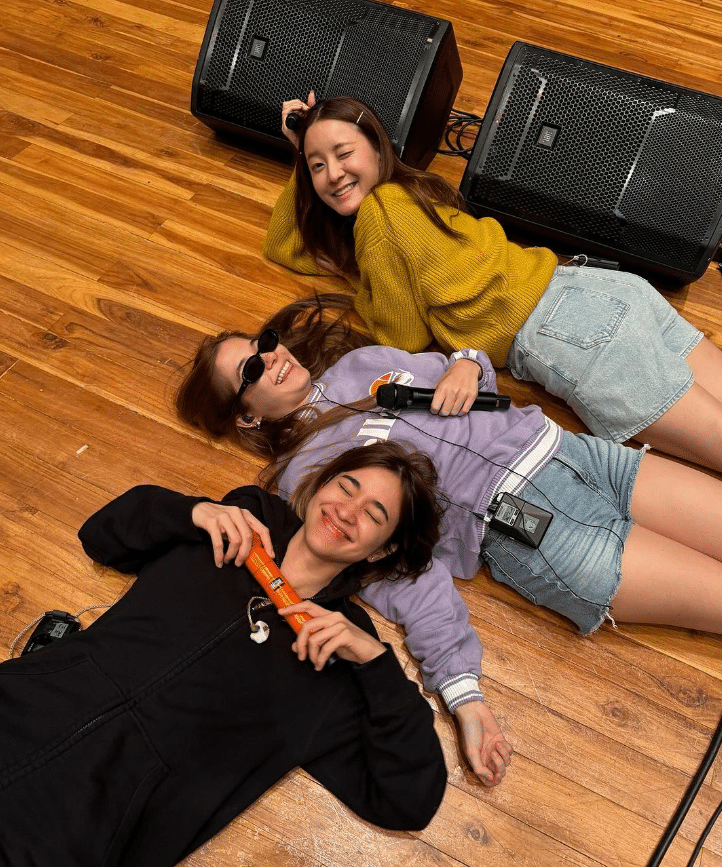 เปิดภาพความสนิท 4 นักร้องสาว '4 Queens' ก่อนจับมือขึ้นคอนเสิร์ตใหญ่ครั้งแรก