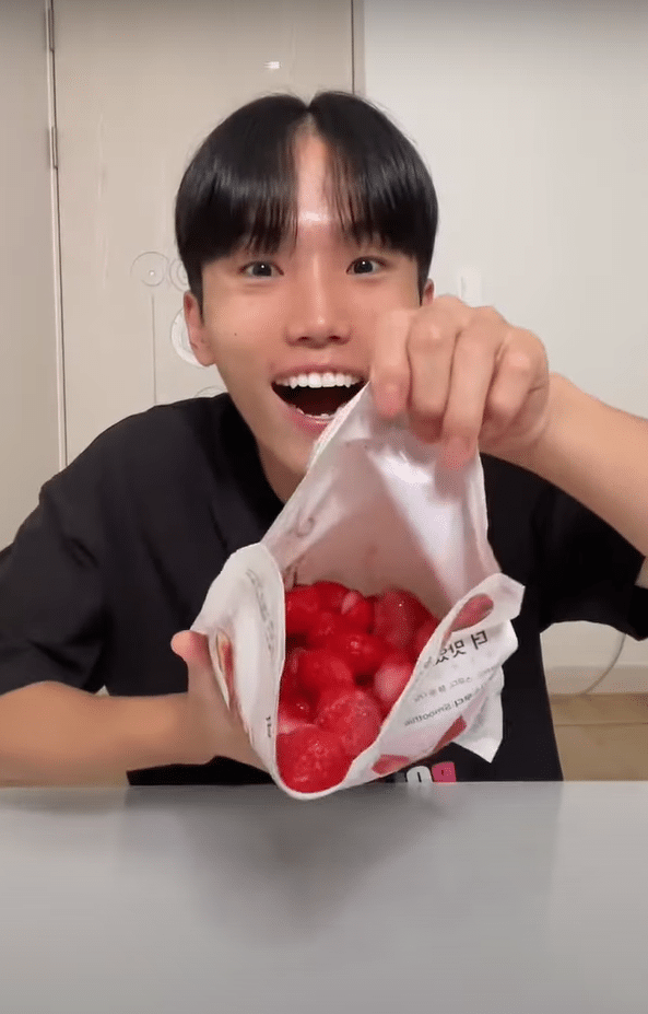 ประวัติ "Mama Boy Ox Zung" หนุ่มดอกไม้ ผู้สร้างสรรค์คอนเทนต์เรียกหาแม่ ...