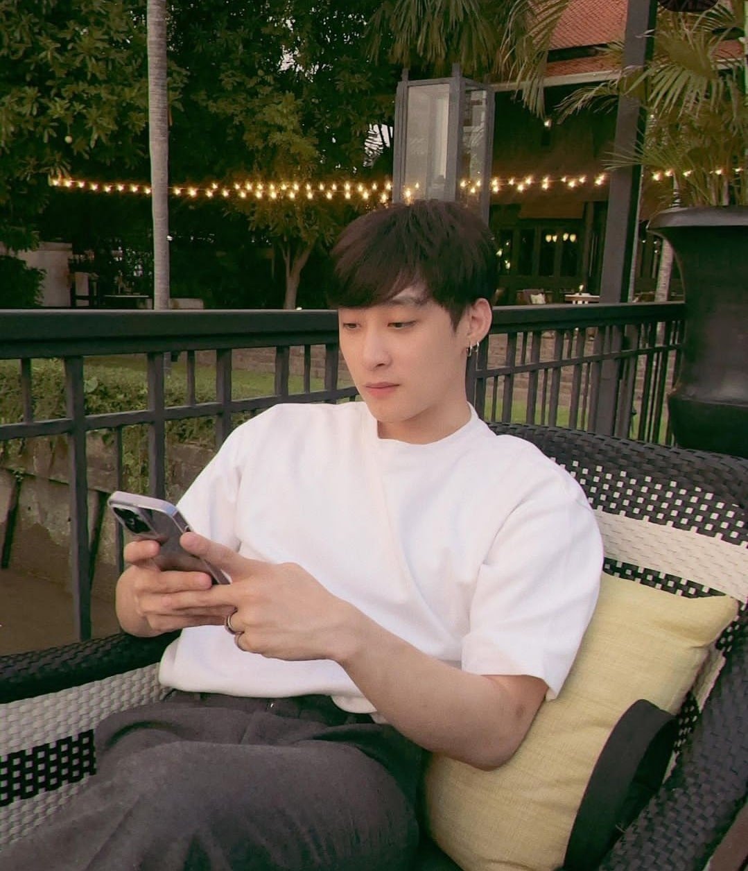 เปิดวาร์ป วิน ภวิน ธนิก กมลธรานนท์ พระเอกดาวรุ่ง GMMTV ยิ้มตี๋หวานละมุน | Thaiger ข่าวไทย