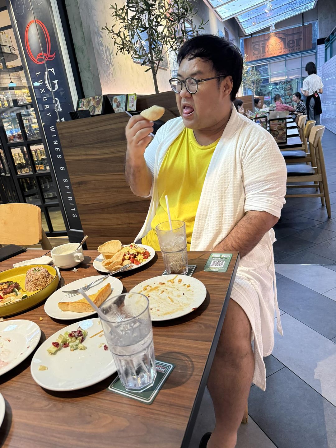 รู้จัก 'ไฮโซปิง' ดาวติ๊กต่อก ถอดเสื้อกลางห้าง ย้อนประวัติชีวิต เป็นไฮโซ ...