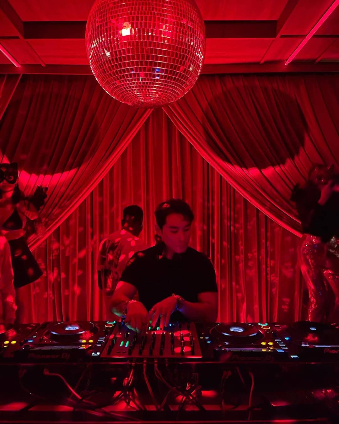 เปิดวาร์ป เอ็ด วินชวง เศรษฐีหนุ่มหล่อชาวฮ่องกง ลือรักใหม่ เจนี่ เทียน ...