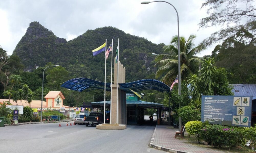 What to know before taking the BTS Skytrain and MRT Metro | Thaiger