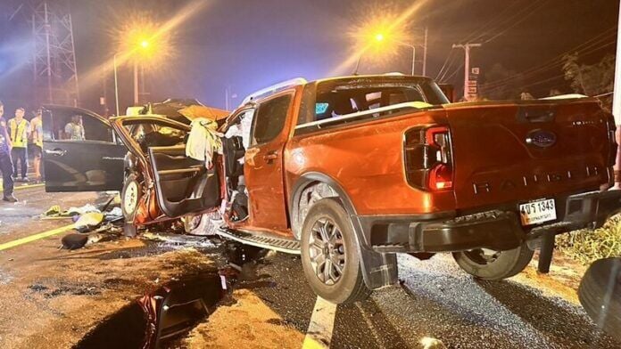 Two pickup trucks collide in fatal crash in Buriram | Thaiger