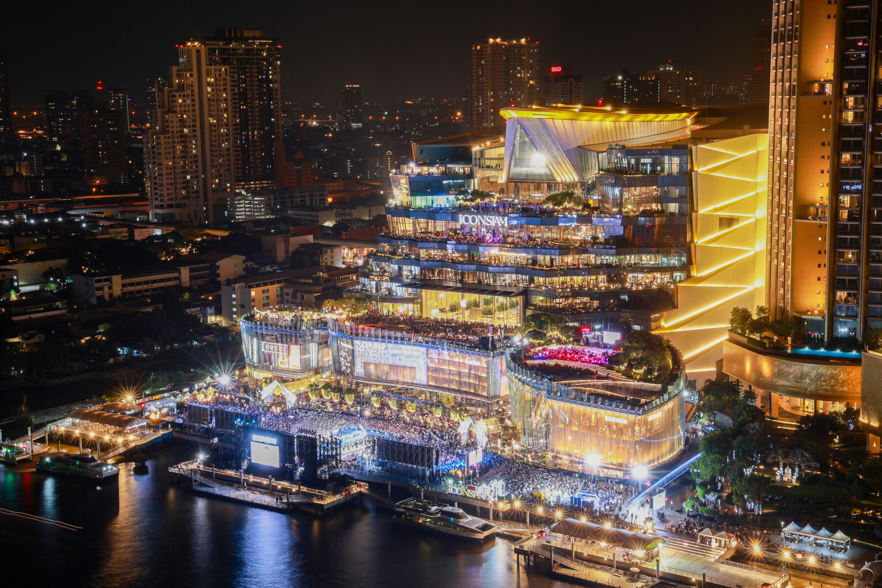 ICONSIAM shatters records with Amazing Thailand Countdown 2025 | Thaiger