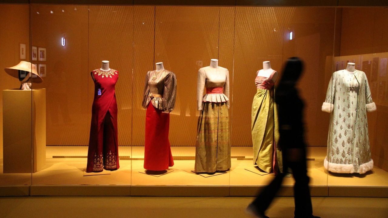 Royal Thai garments take centre stage at Paris exhibition | Thaiger